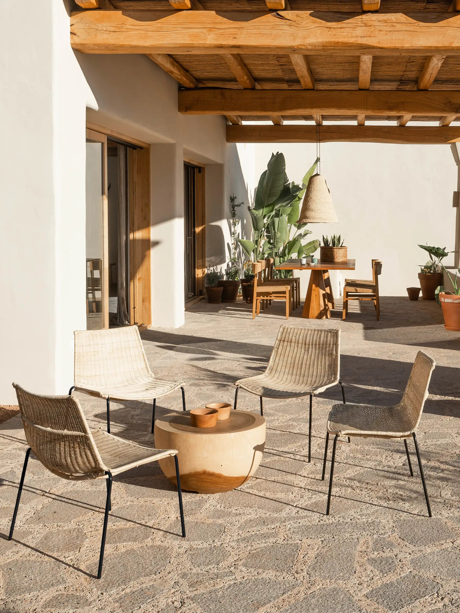 BOLA side table in suar wood Ø 58 cm x 33 cm high