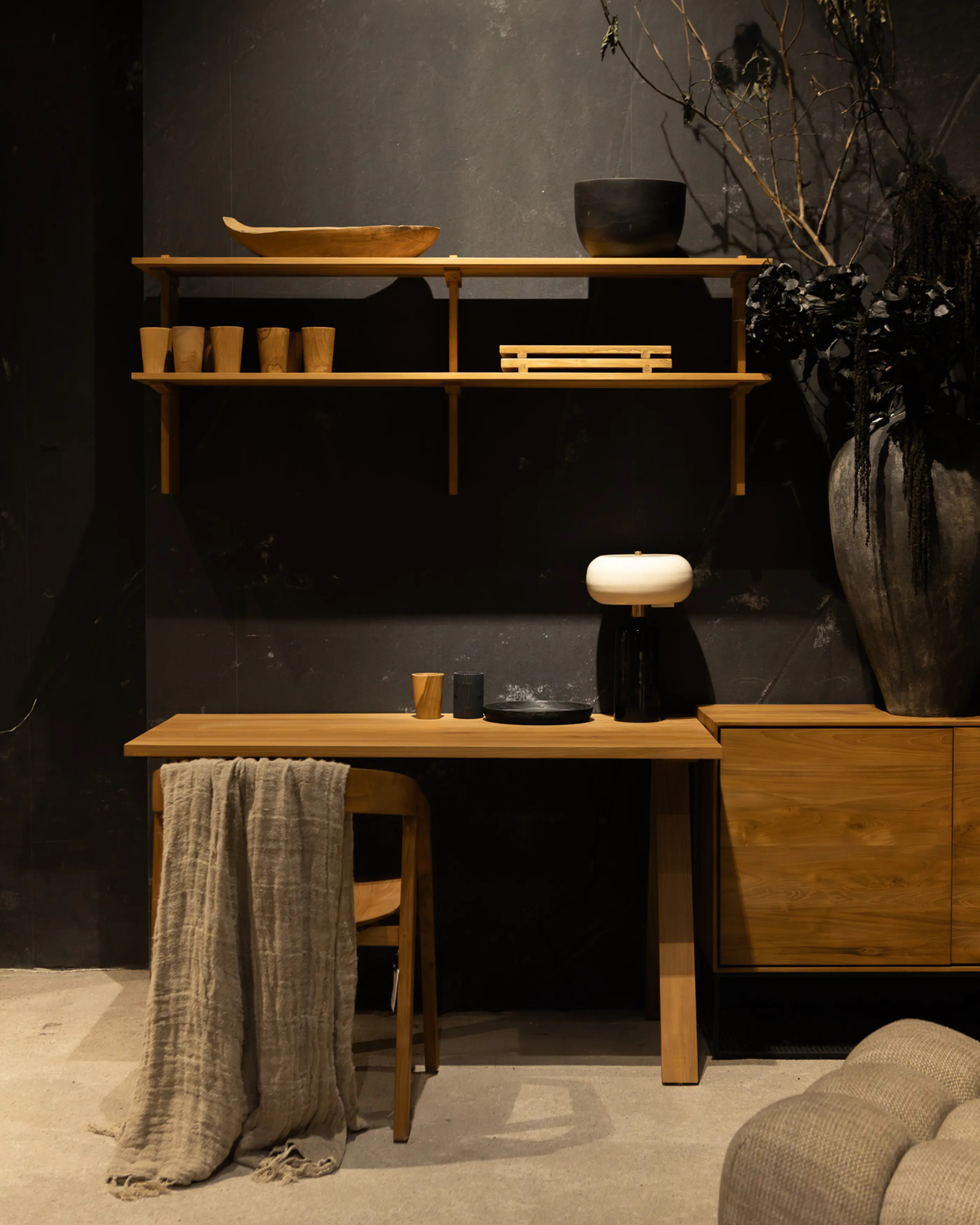 ELARA wall shelf in teak wood 150 x 30 x 58 cm